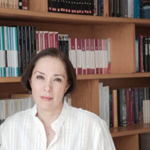 CON “V” DE VIUDA. Silvia Sánchez Madrid - Nagari